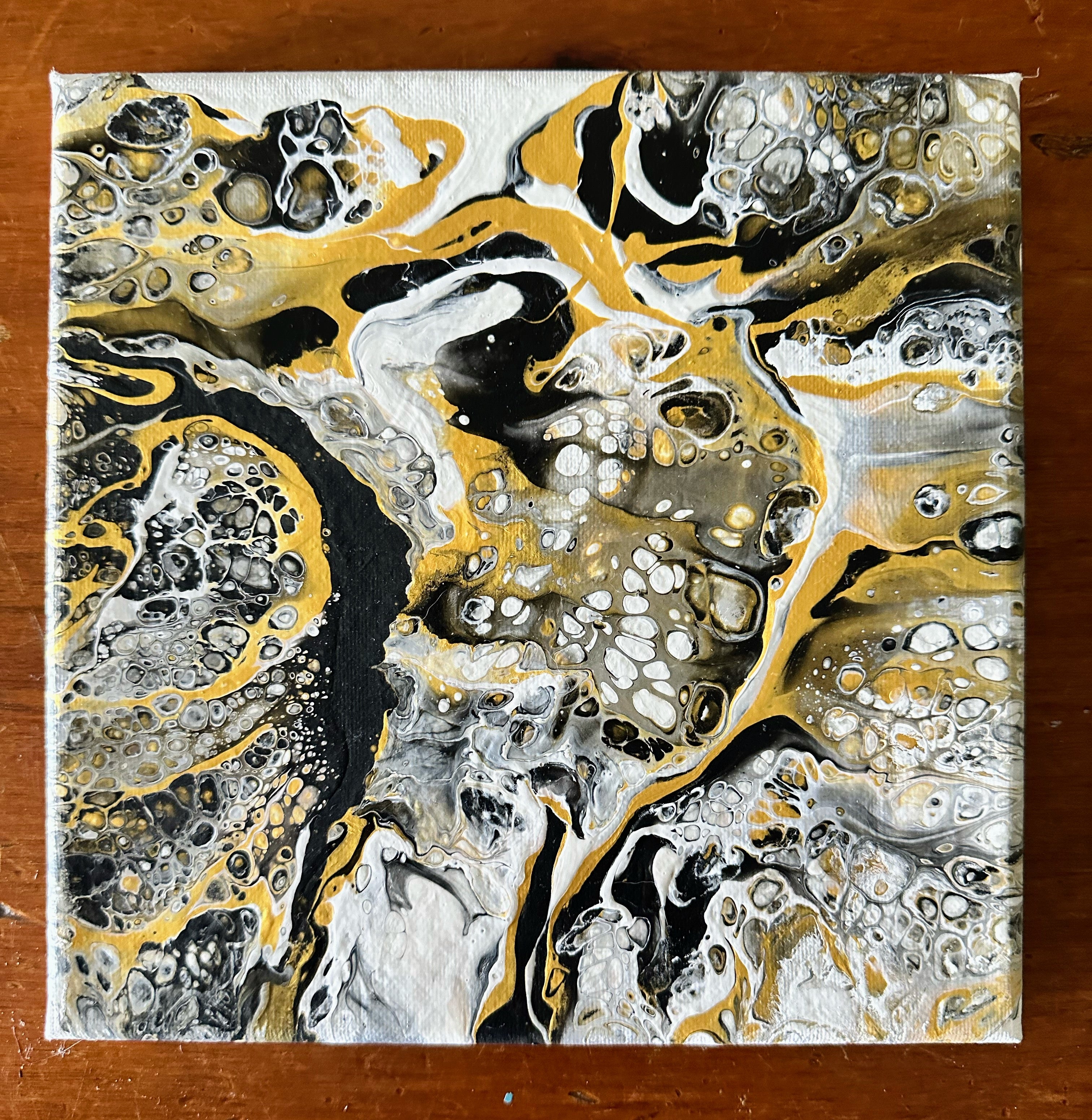 CYCLONE PAINT POURING – cyclonepaintpouring